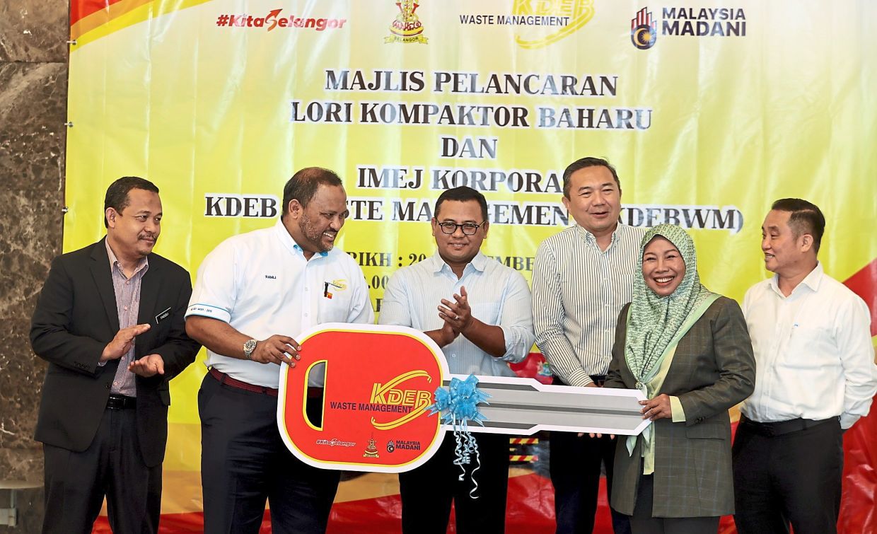 KDEB Waste Management - Firm rolls out fleet of 75 lorries, new image