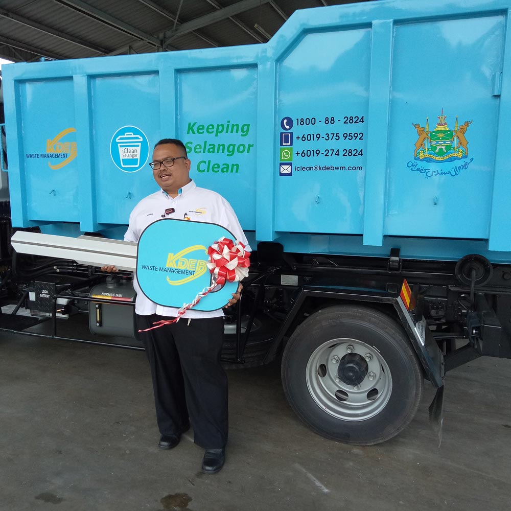 KDEB Waste Management - Handing Over 10 RORO at MPK