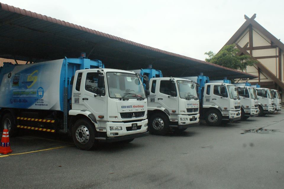 KDEB Waste Management - Majlis Penyerahan Lori Kompaktor Bagi Kutipan ...