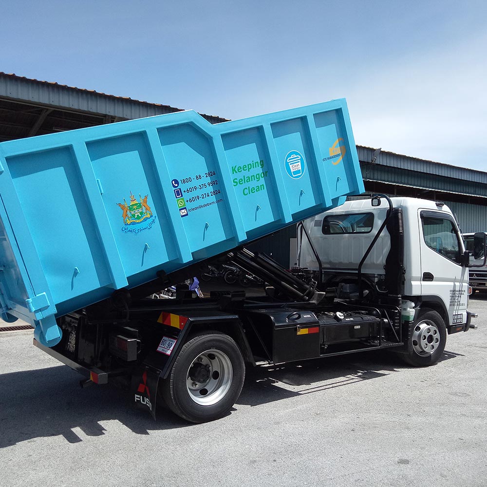 KDEB Waste Management - Handing Over Hap Seng Compactor