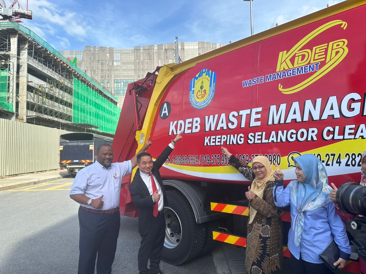 KDEB Waste Management - MAJLIS PELANCARAN KOMPAKTOR DAN IMEJ BAHARU ...