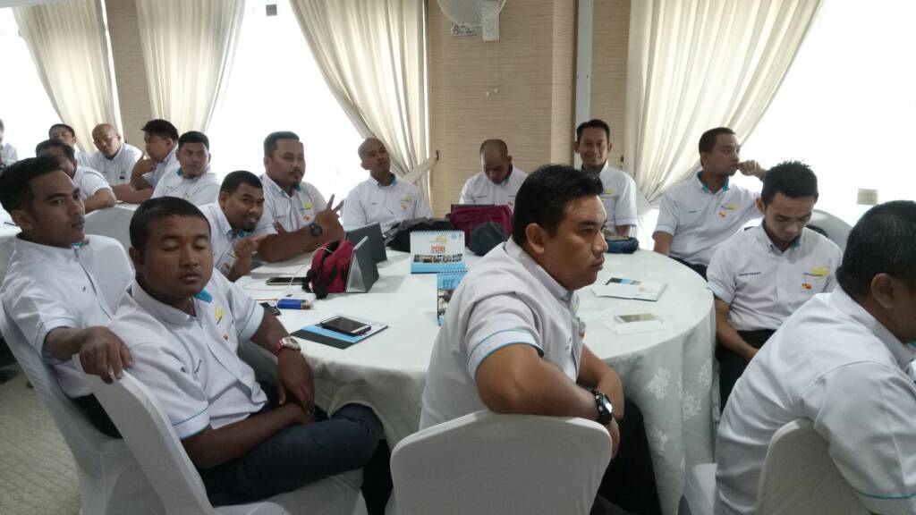 KDEB Waste Management - Majlis Perhimpunan Kakitangan Bersama Pengurus ...