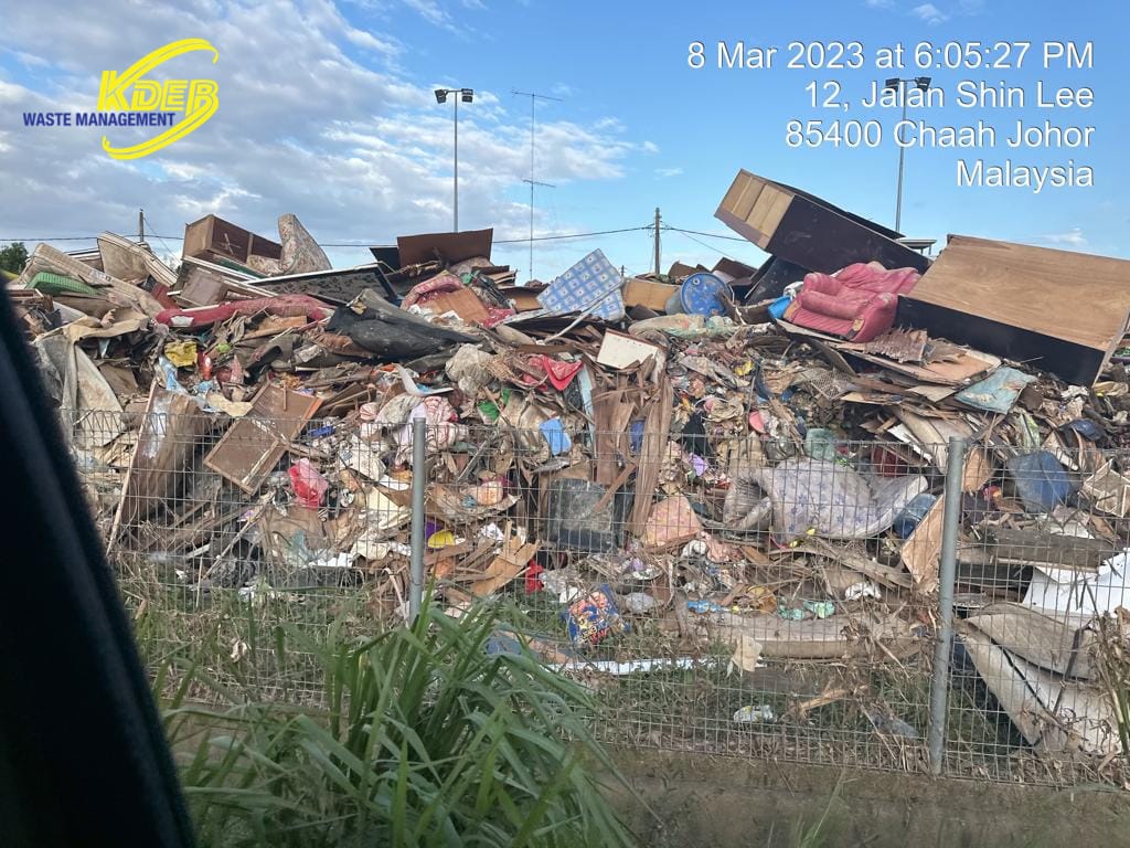 KDEB Waste Management - MISI BANTUAN PEMBERSIHAN PASCA BANJIR JOHOR