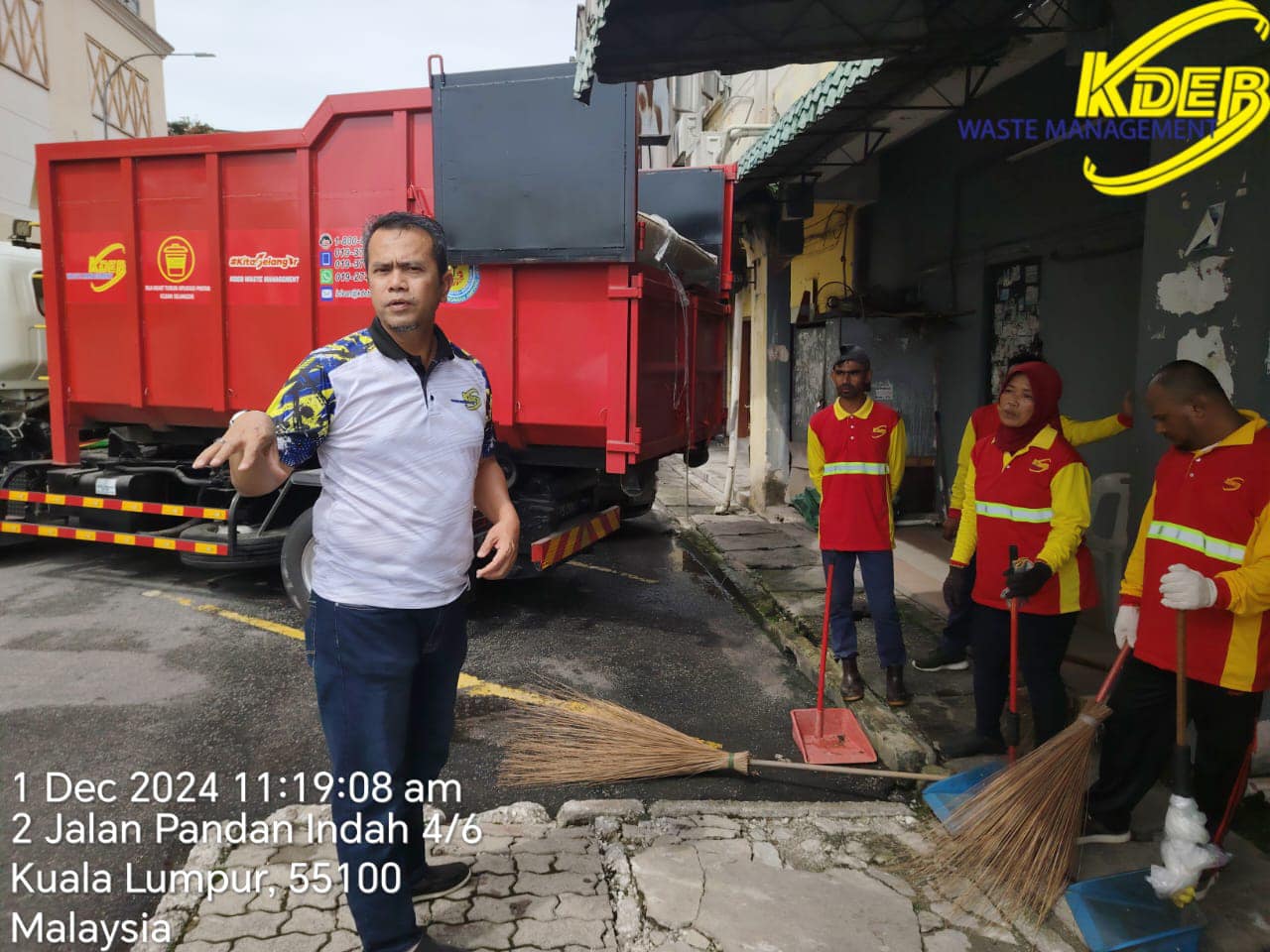 KDEB Waste Management - OPERASI PEMBERSIHAN DI KAWASAN AMPANG JAYA