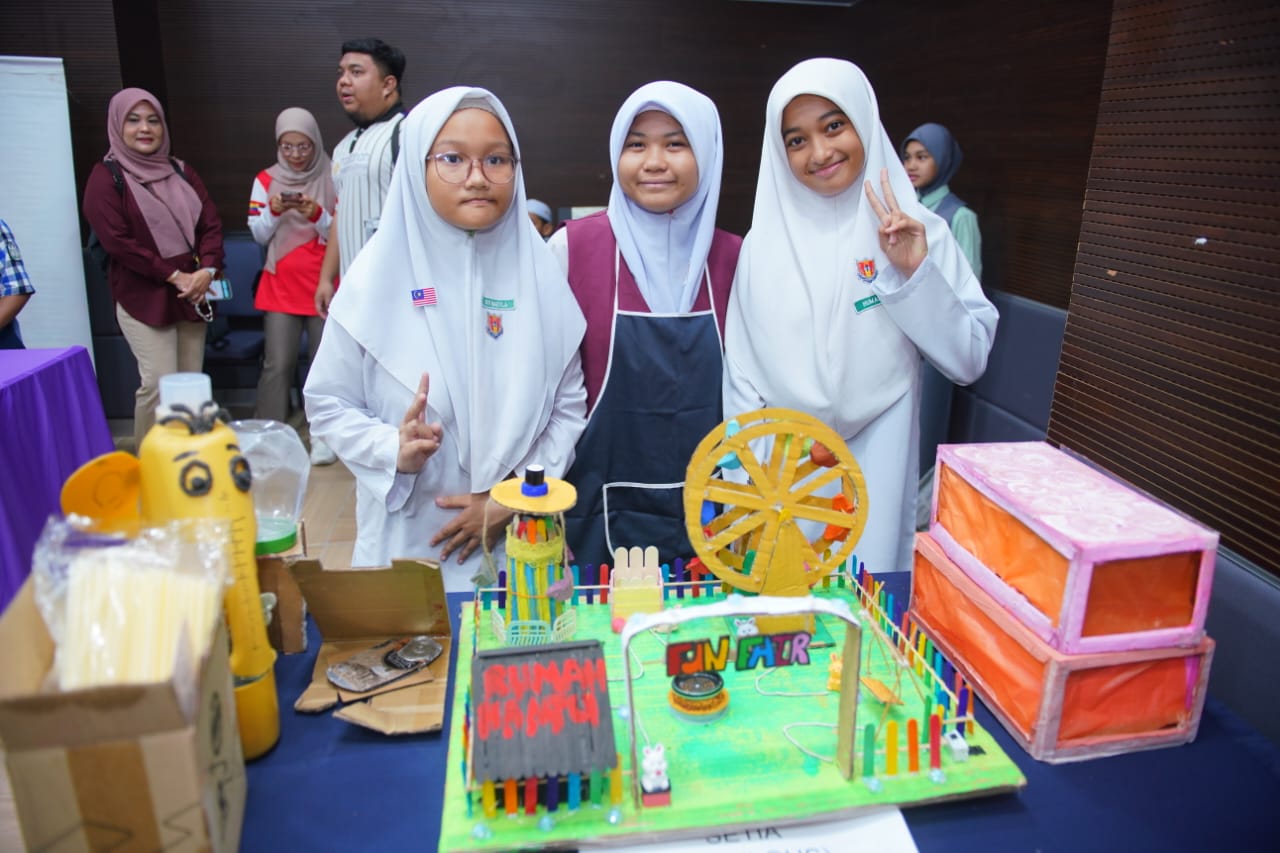 KDEB Waste Management - PERTANDINGAN INNOVASI PROJEK 3R