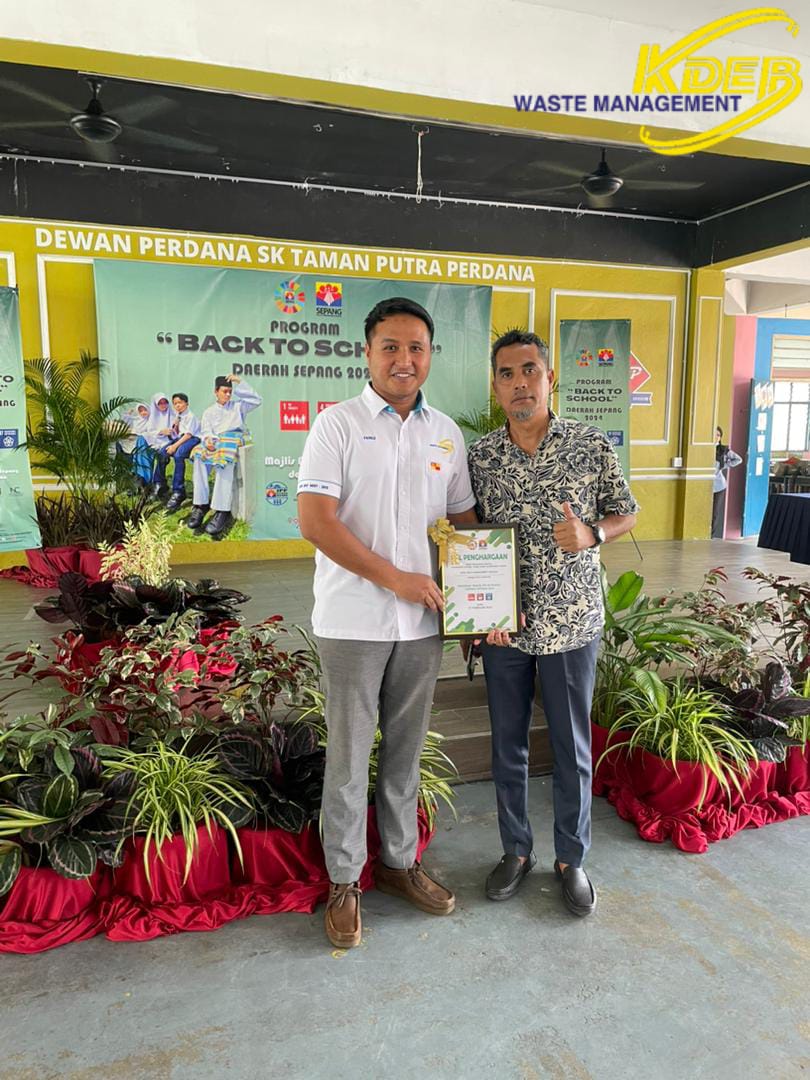 KDEB Waste Management - PROGRAM BACK TO SCHOOL BAGI DAERAH SEPANG