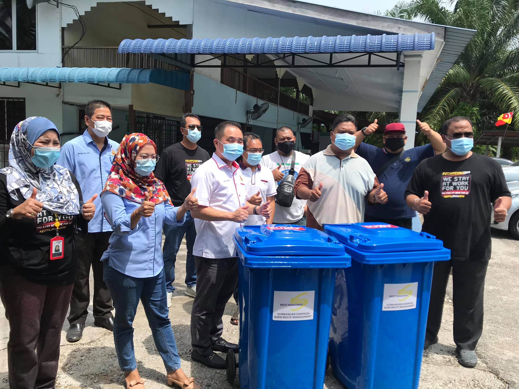 KDEB Waste Management - Penyerahan 100 Unit Tong Sampah di Sekinchan