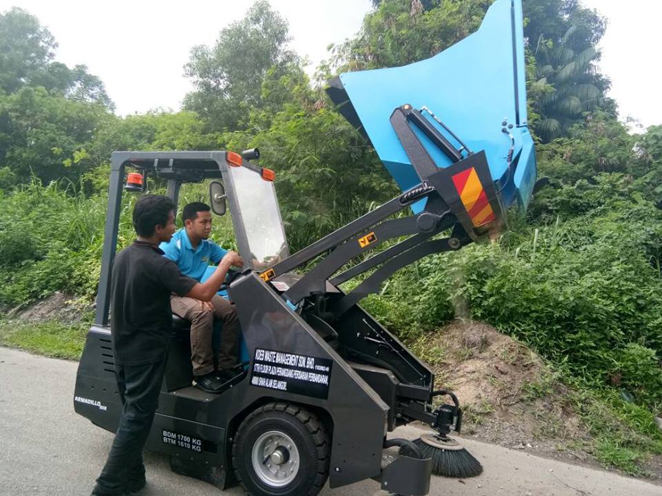 KDEB Waste Management - Road Sweeper Training