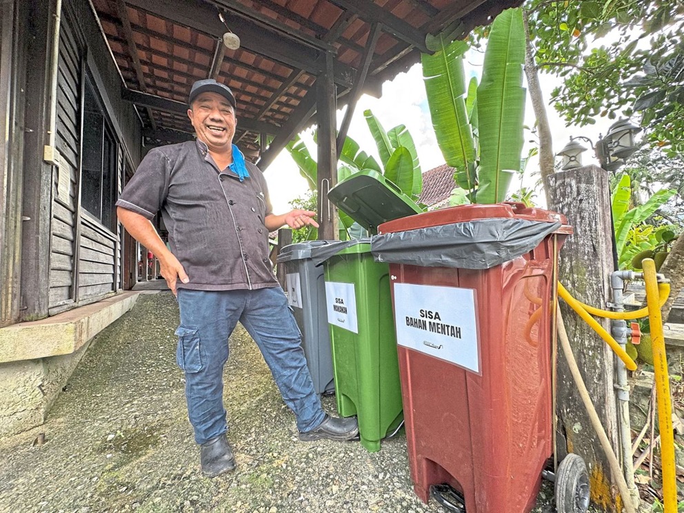 KDEB Waste Management - Dusun Tua businesses weigh in on rubbish fees