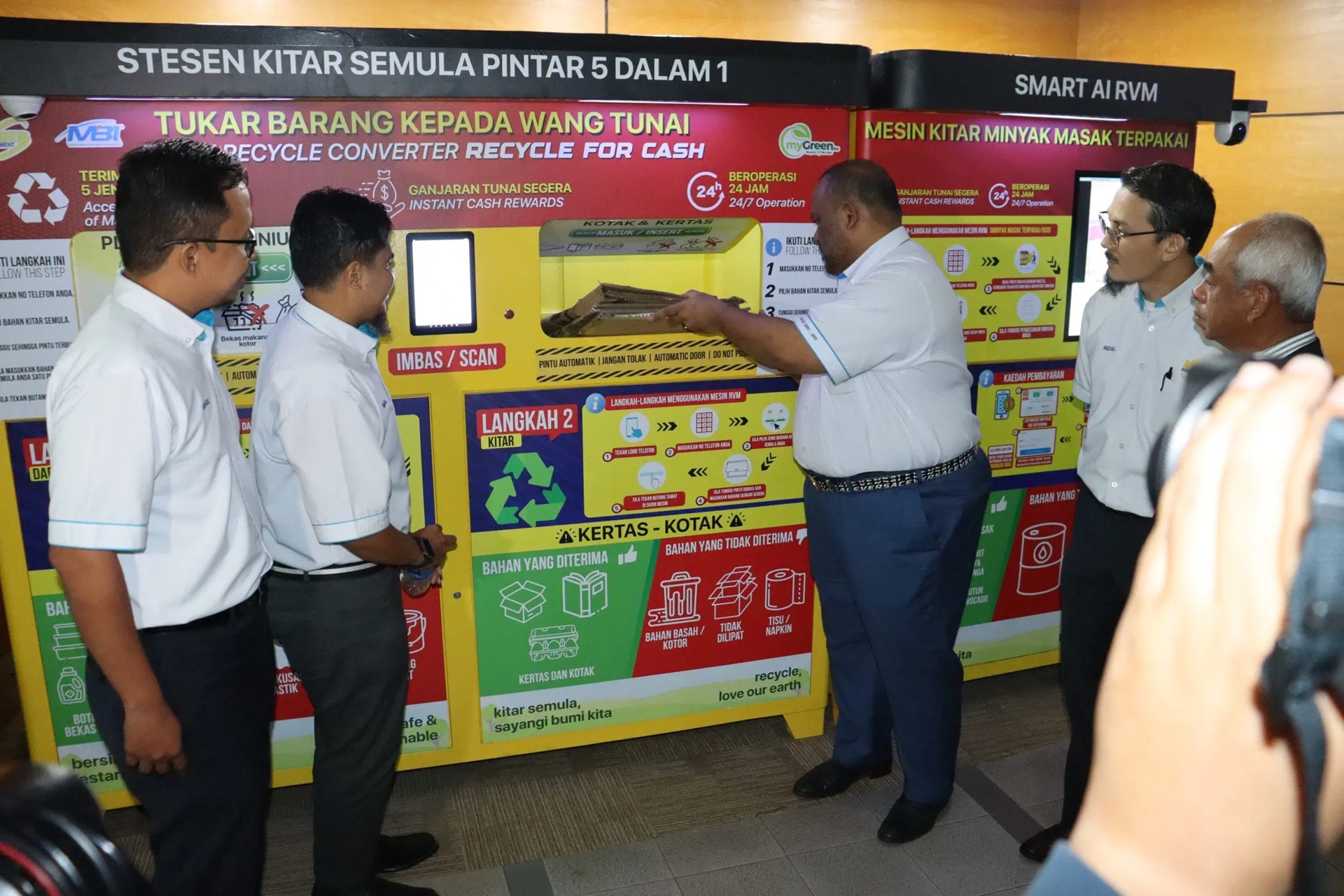 KDEB Waste Management - KDEB Services Launches Malaysia’s First AI ...